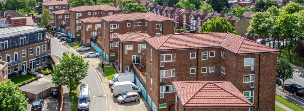 Bowes Road - New Southgate - Langley